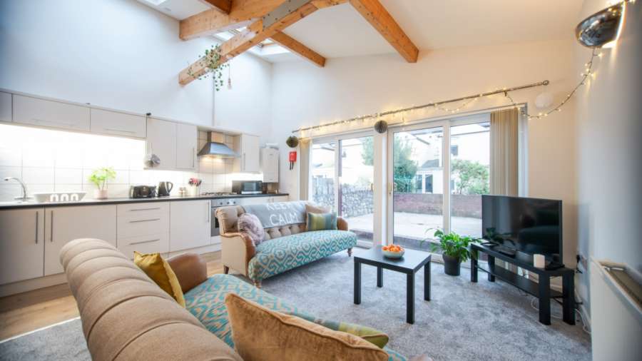 Quality student houses to rent in Cardiff | John Winter Student Houses